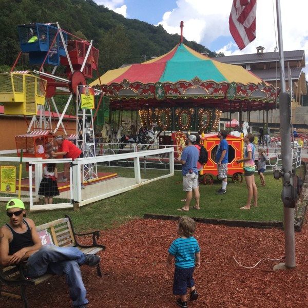 Chimney Rock Country Fair – Historical Amusement Park Rides • Chimney ...